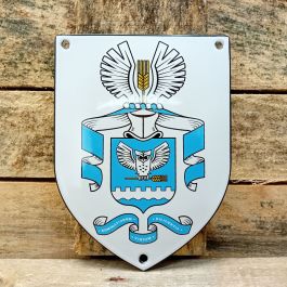 family-crest-on-enamel-coat-of-arms