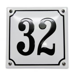 Traditional House number convex white/black 16x16cm