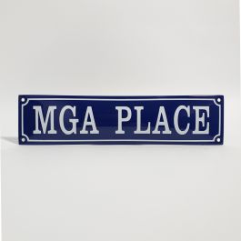 Emaille straatnaambord MGA place | 33cm x 8cm | Emaillegigant.nl